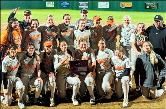 Maud Softball Claims Regionals; Headed to State | Seminole Producer
