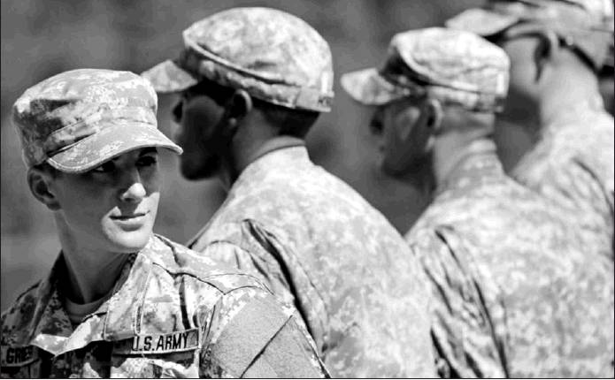 Capt. Kristen Griest Becomes First Female Army Infantry Officer ...